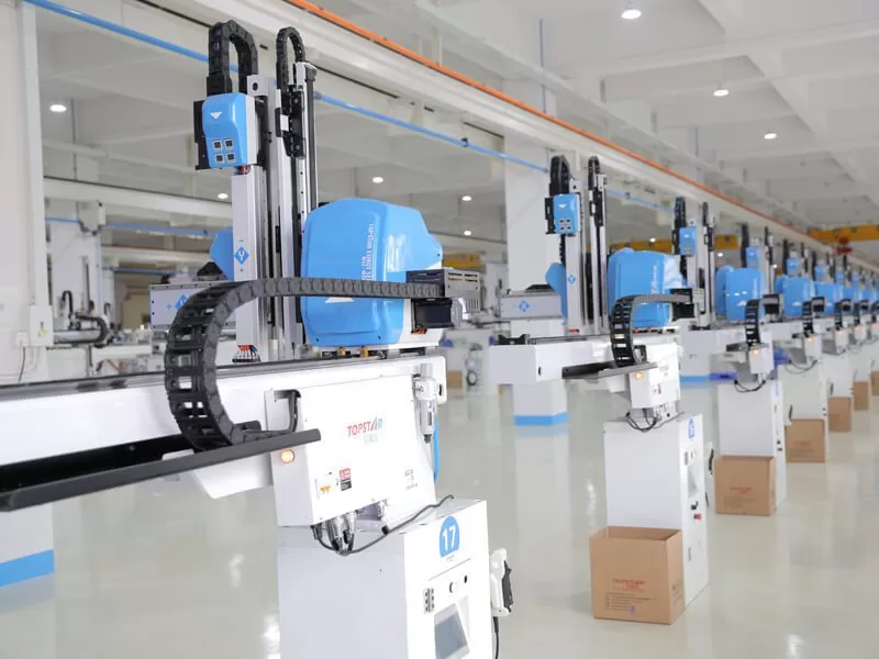 What is the service life of an injection molding robot arm? - TopStar